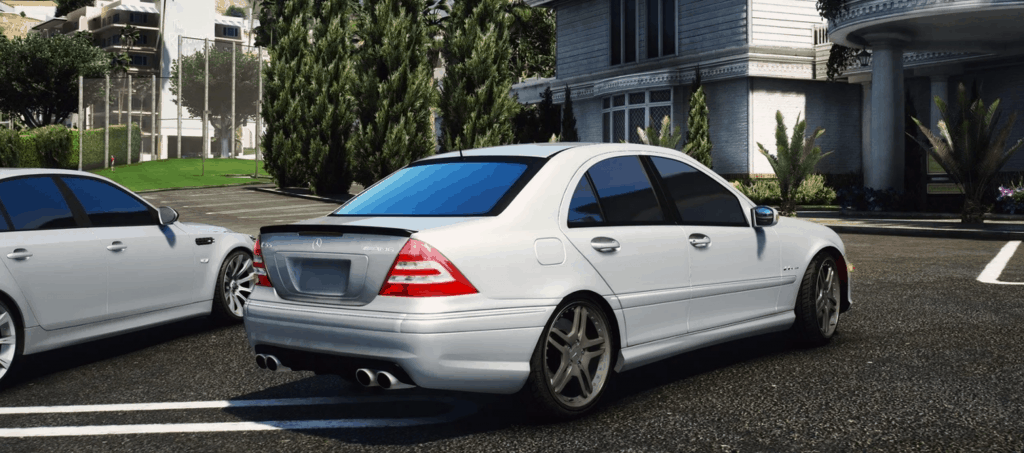 Mercedes-Benz C55 AMG W203 1.0 - GTA 5 Mod Download